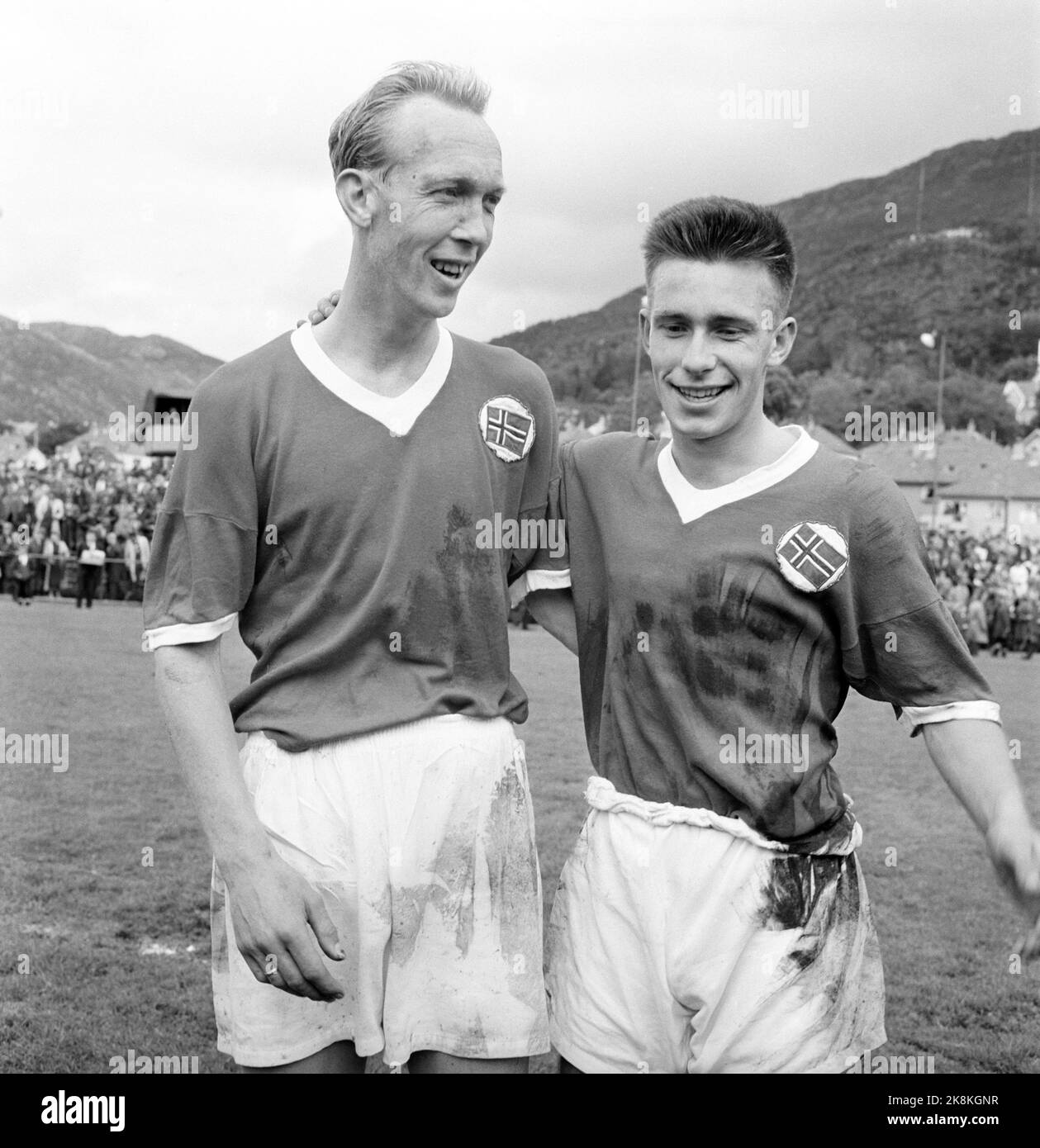 Bergen 26. agosto 1962. Dagens mann heter Kniksen Landskamp i fotball ...