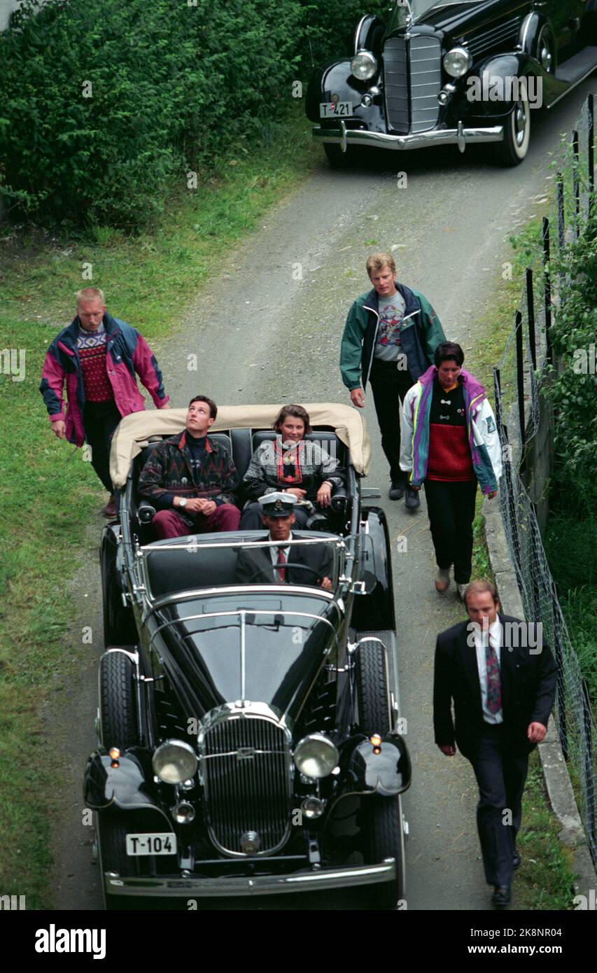 Norvegia Occidentale, 199308: Crociera Silver. Gita Westland. La coppia ...