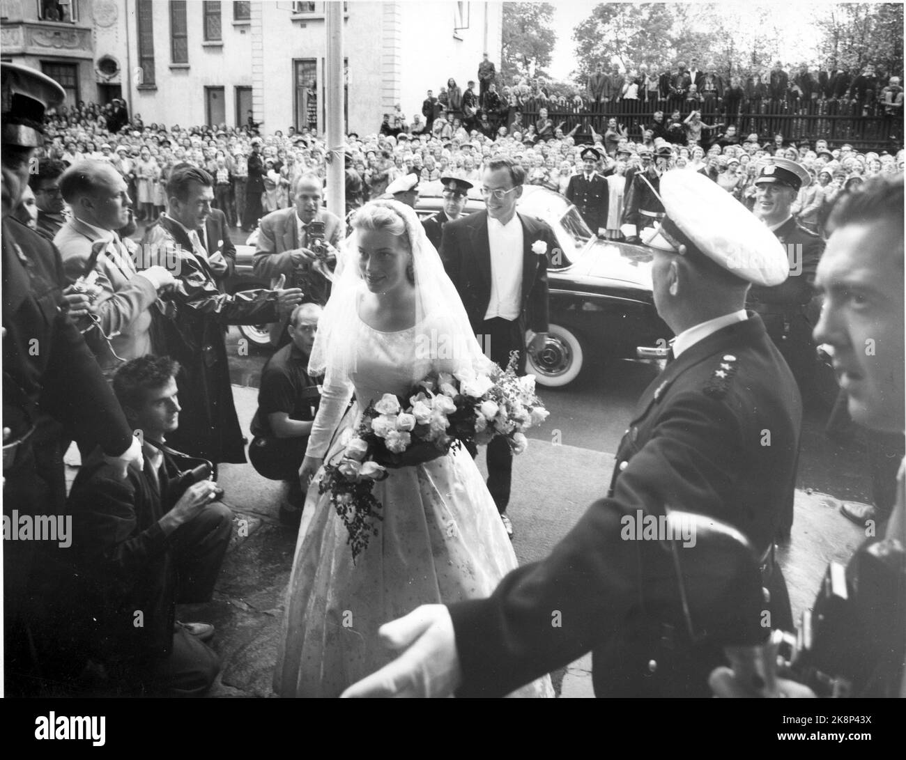 Søgne Agosto 22, 1959. Grande stand a Søgne quando la figlia del ...
