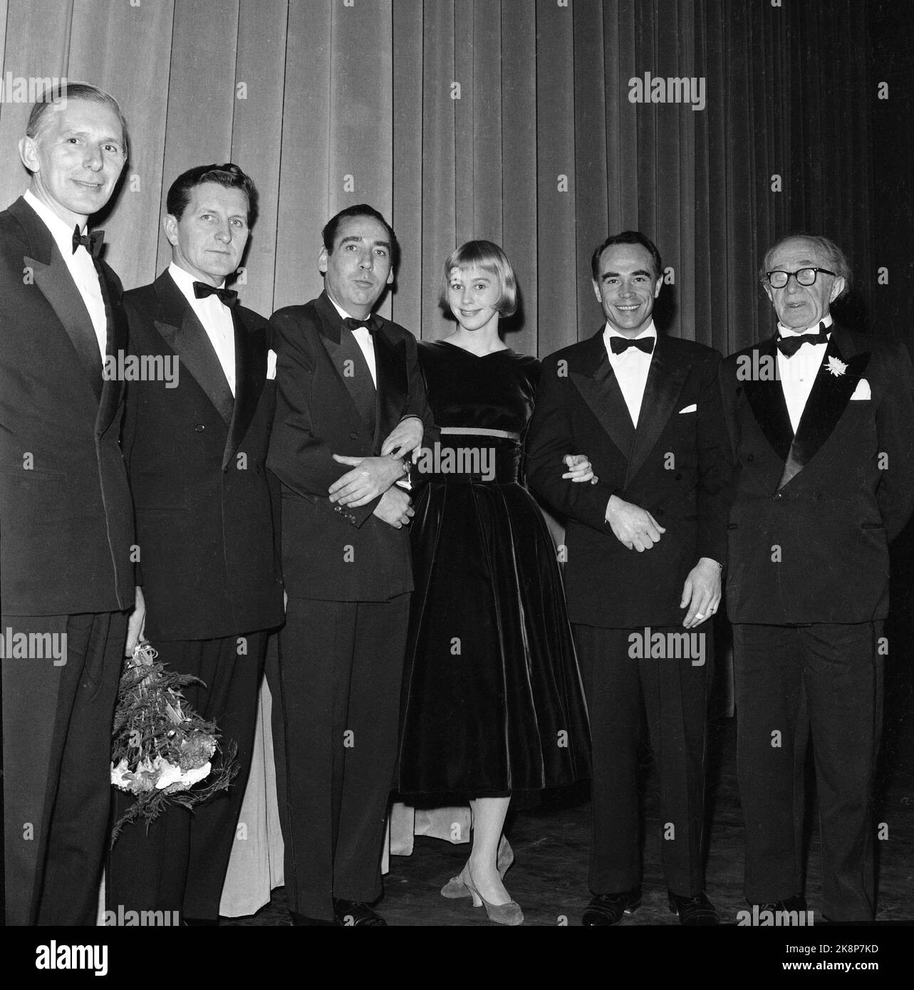 Oslo 19571004. La prima del film "Nine Liv", dove è rappresentata la ...