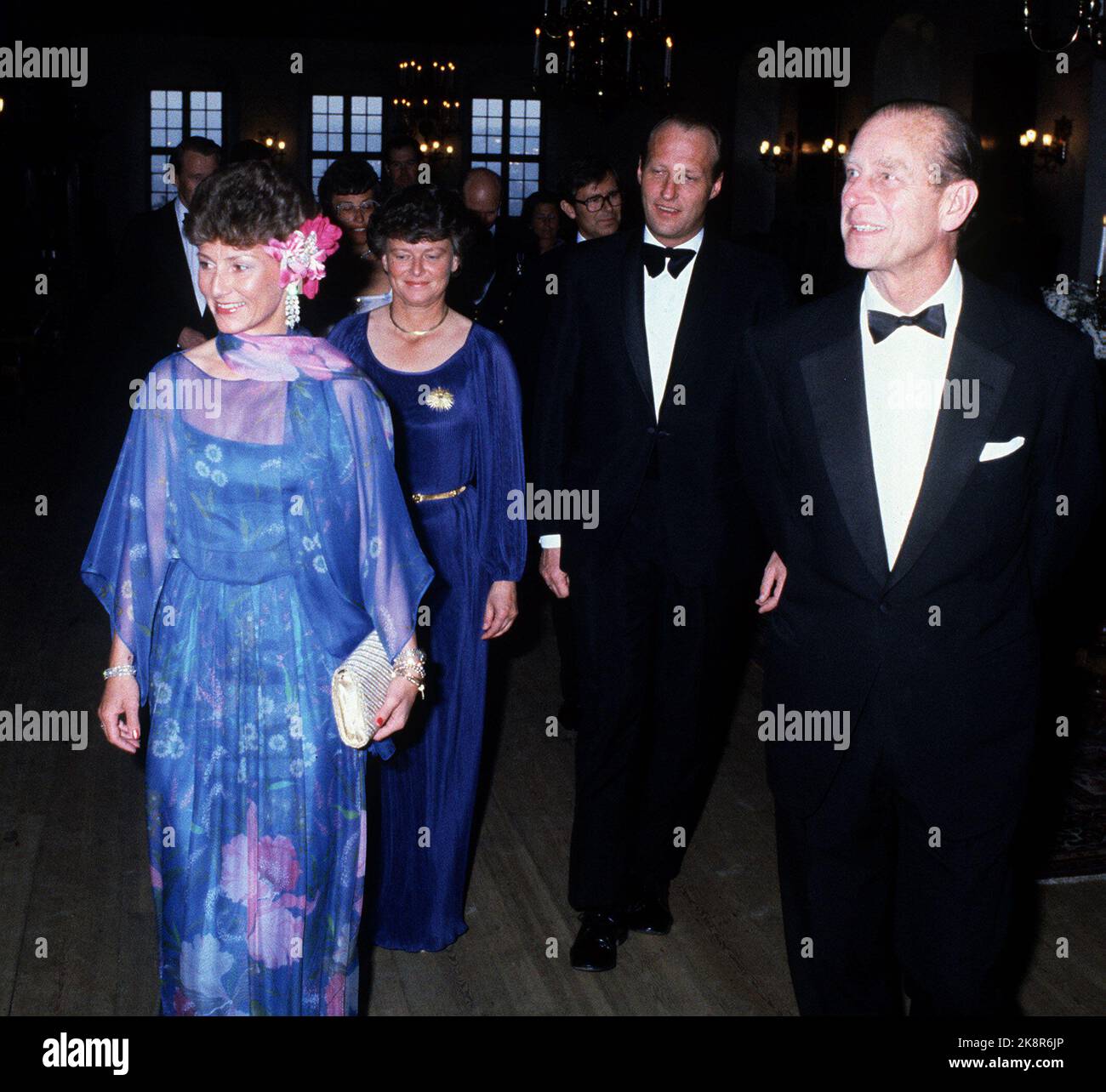 Regina sonja principe ereditario la regina nella foto blu immagini e ...