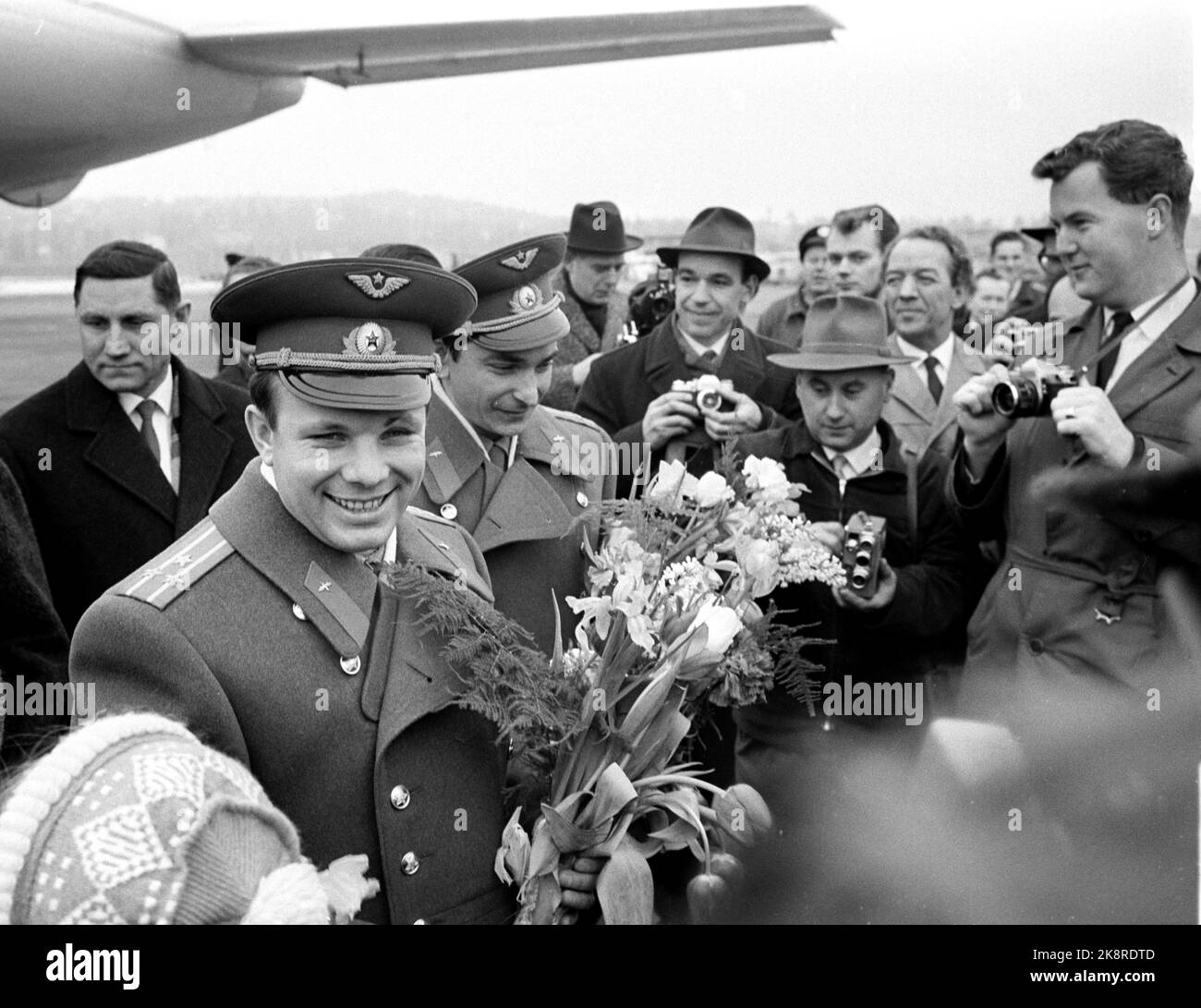Oslo 19640308. I cosmonauti sovietici Jurij Gagarin (t.v.) e Valerij ...