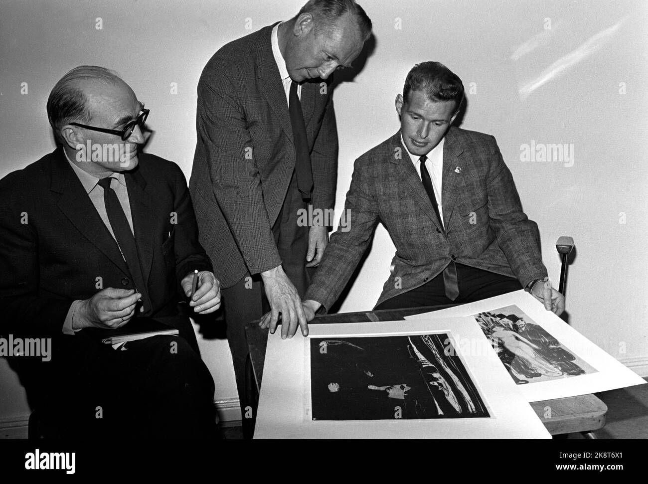 Due furti immagini e fotografie stock ad alta risoluzione - Alamy