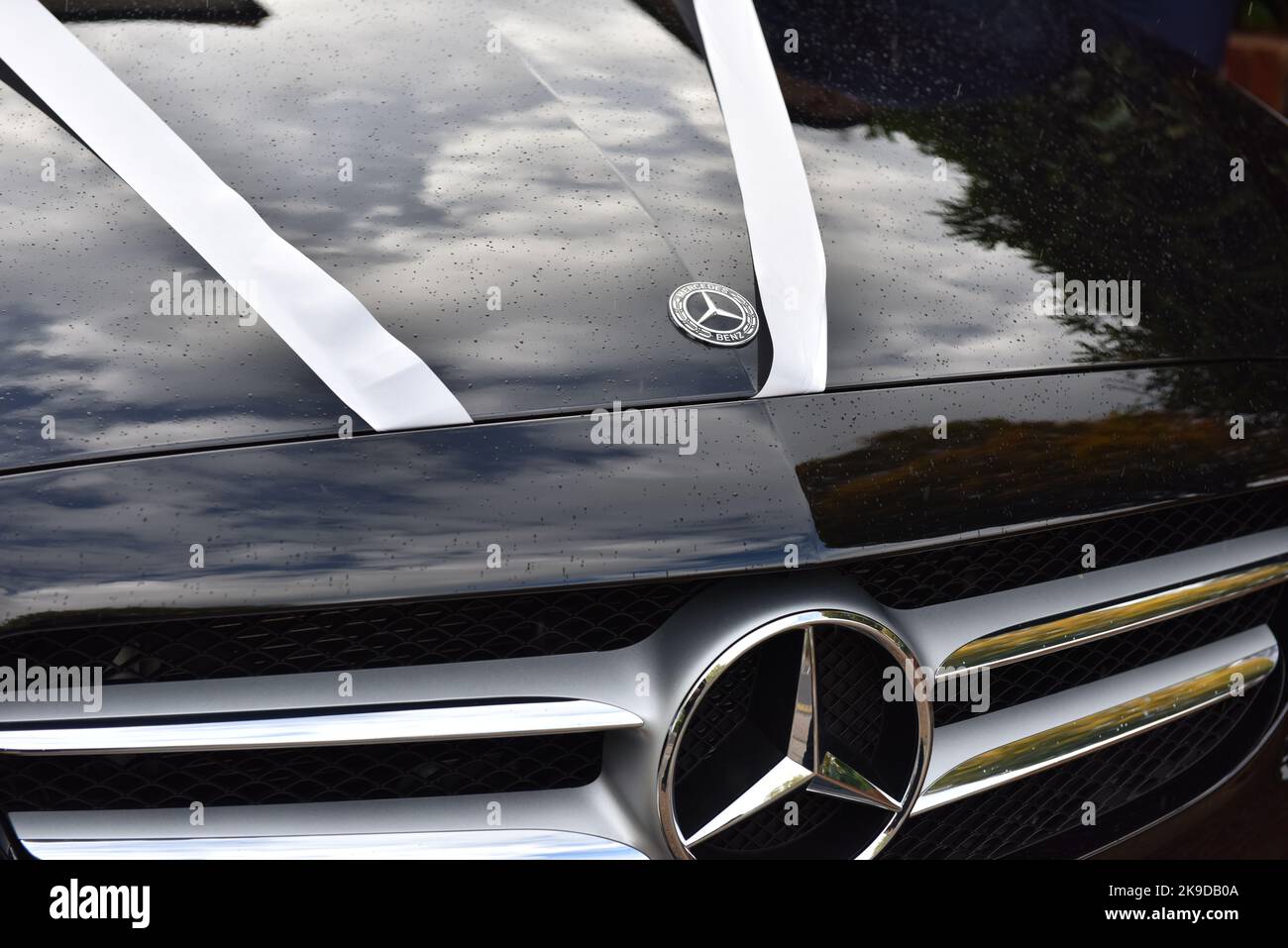 Mercedes wedding car immagini e fotografie stock ad alta risoluzione ...