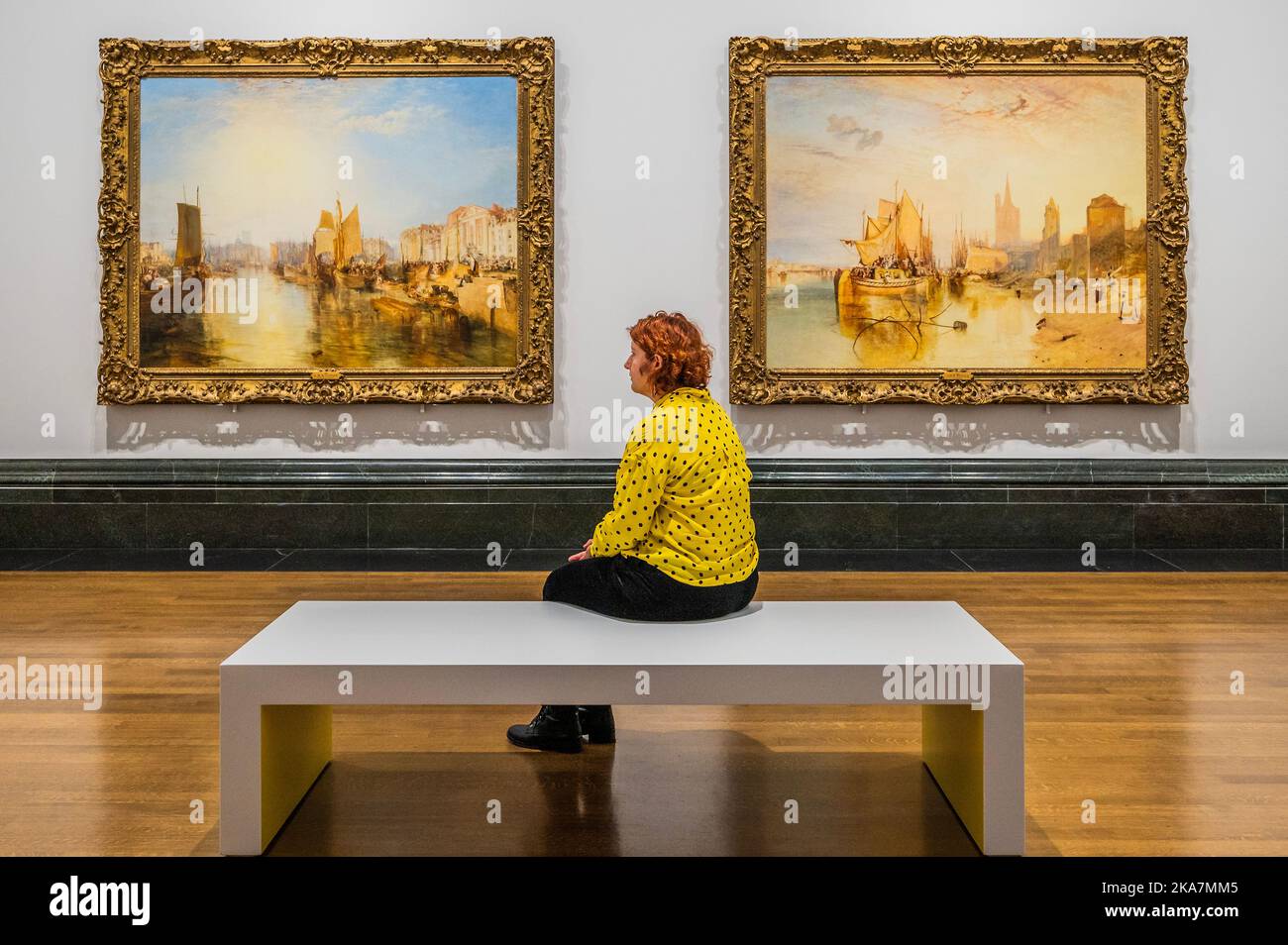 Arrivo di una barca a pacchetto immagini e fotografie stock ad alta ...