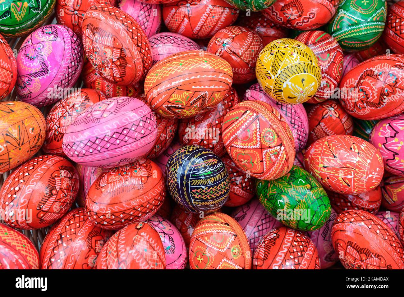 Popolari pisanki tradizionali polacchi, uova di Pasqua dipinte a mano ...