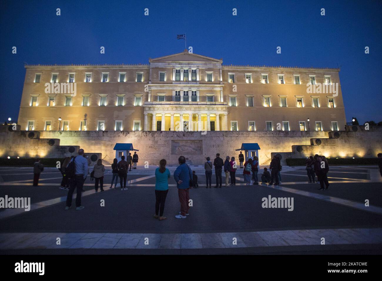Immagini del parlamento greco che un giorno era il Vecchio Palazzo ...