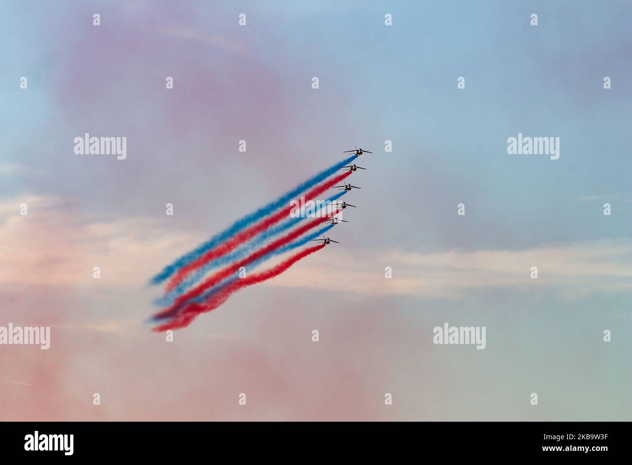 La squadra di espositore per dimostrazioni di volo acrobatico francese ...