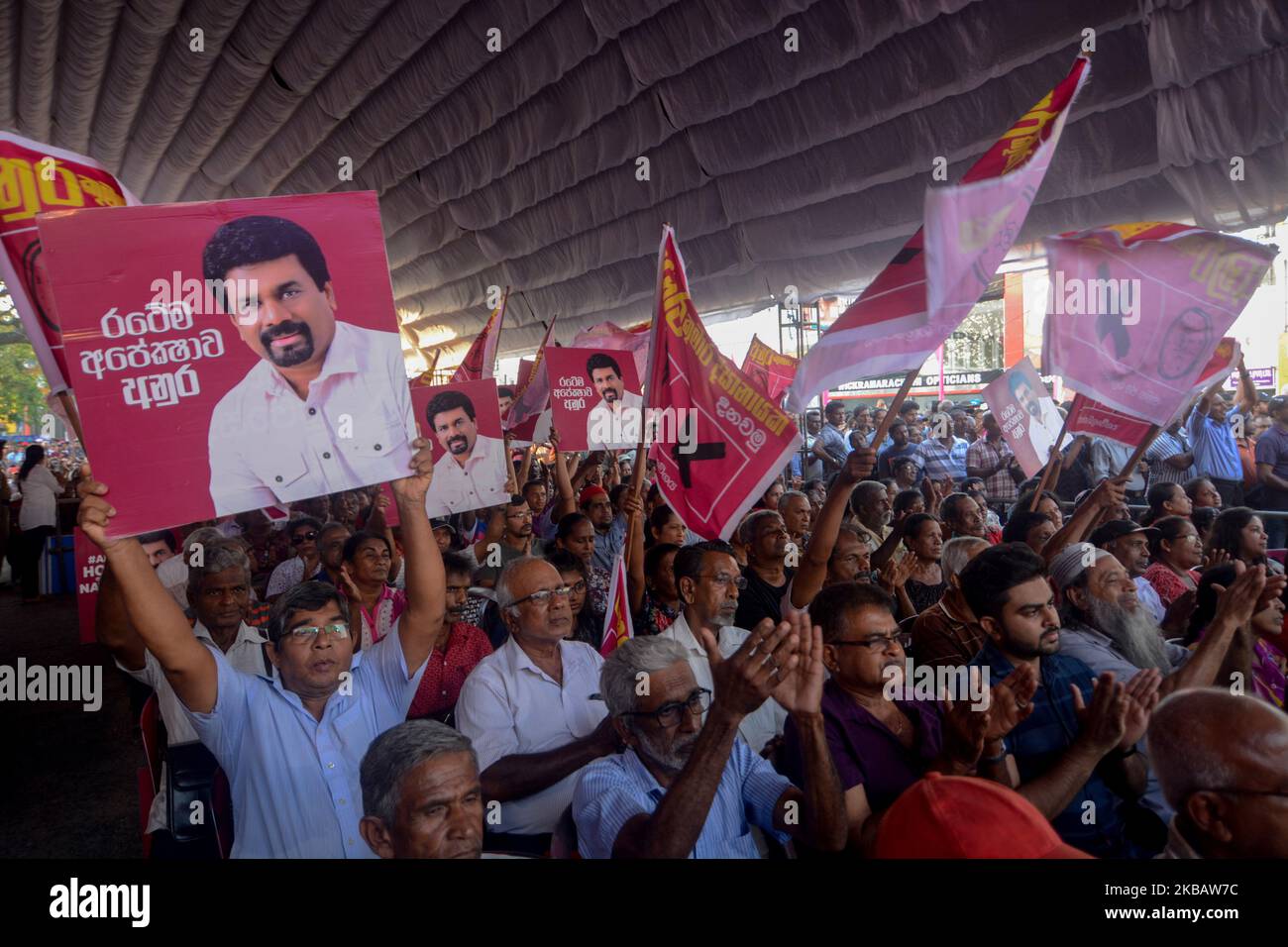 Sostenitori di janatha vimukthi peramuna immagini e fotografie stock ad alta risoluzione - Alamy