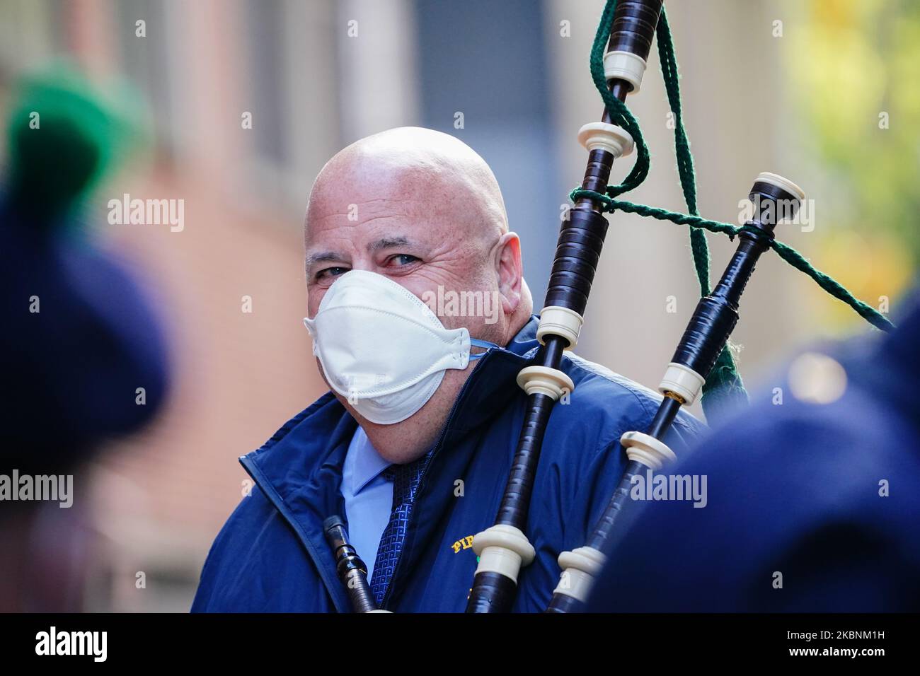 Una vista di NYPD Pipes & Drums della Emerald Society che serenava gli ...
