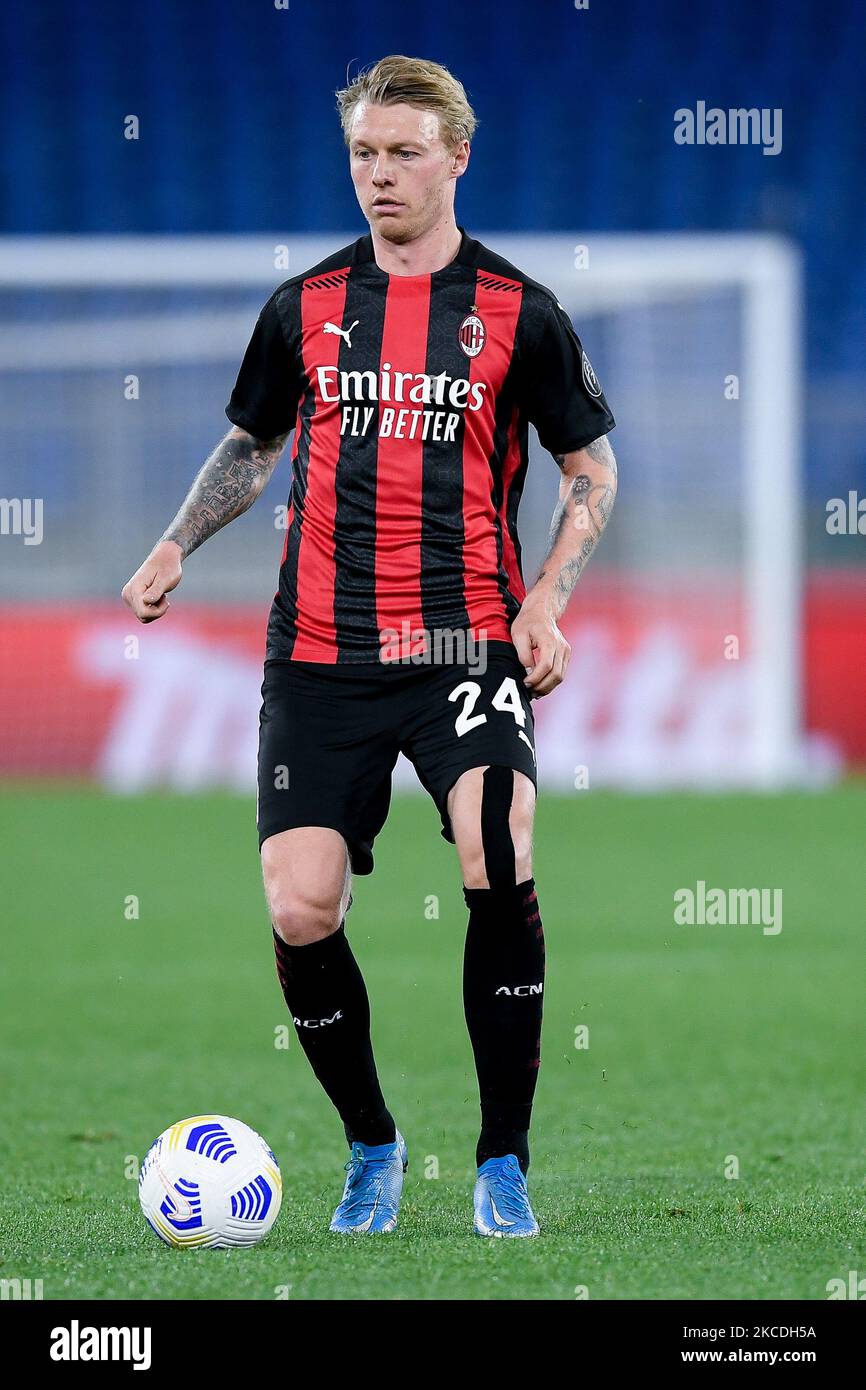 Simon kjaer di ac milan immagini e fotografie stock ad alta risoluzione ...