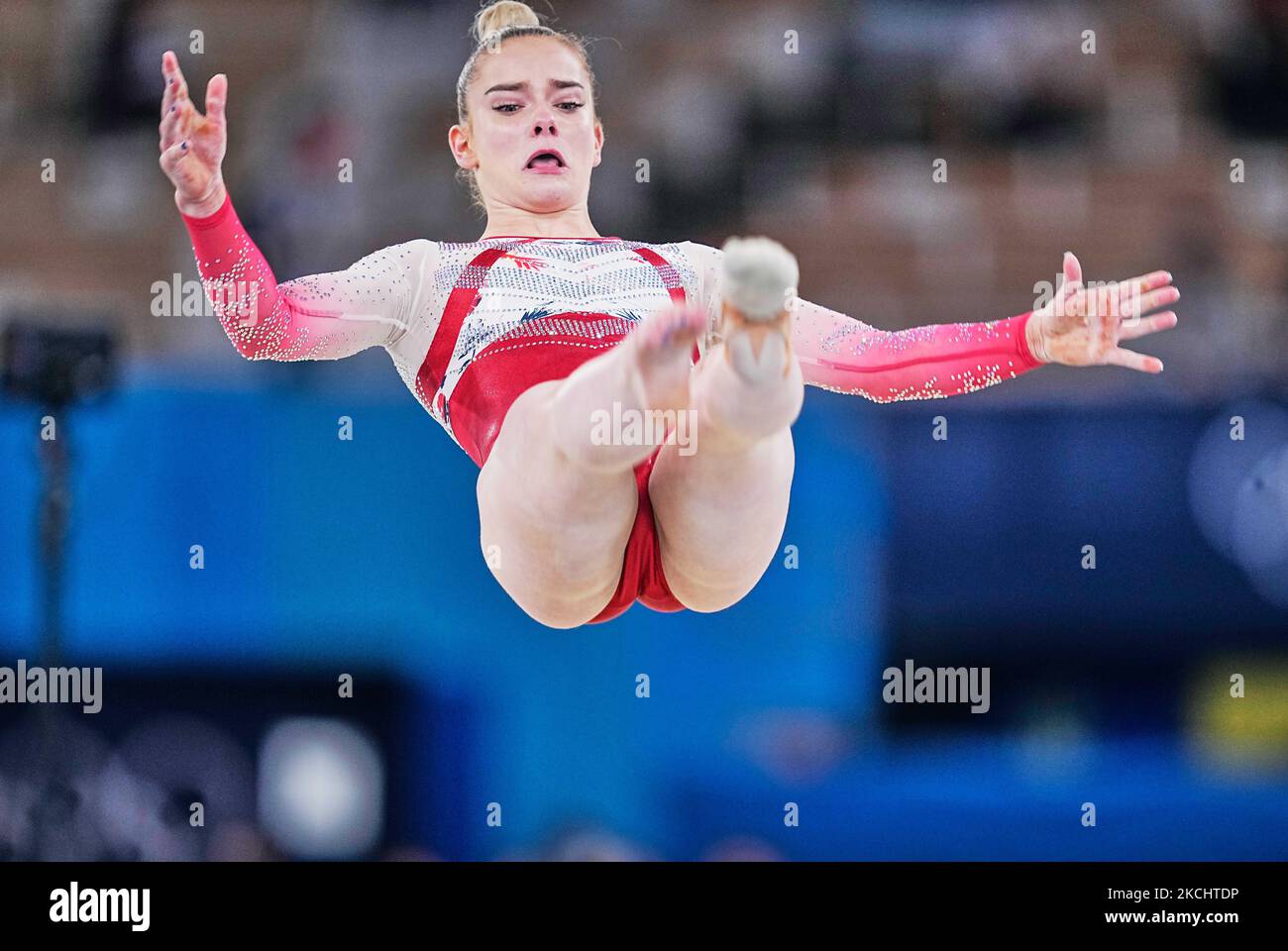 Alice kinsella trave di equilibrio immagini e fotografie stock ad alta ...