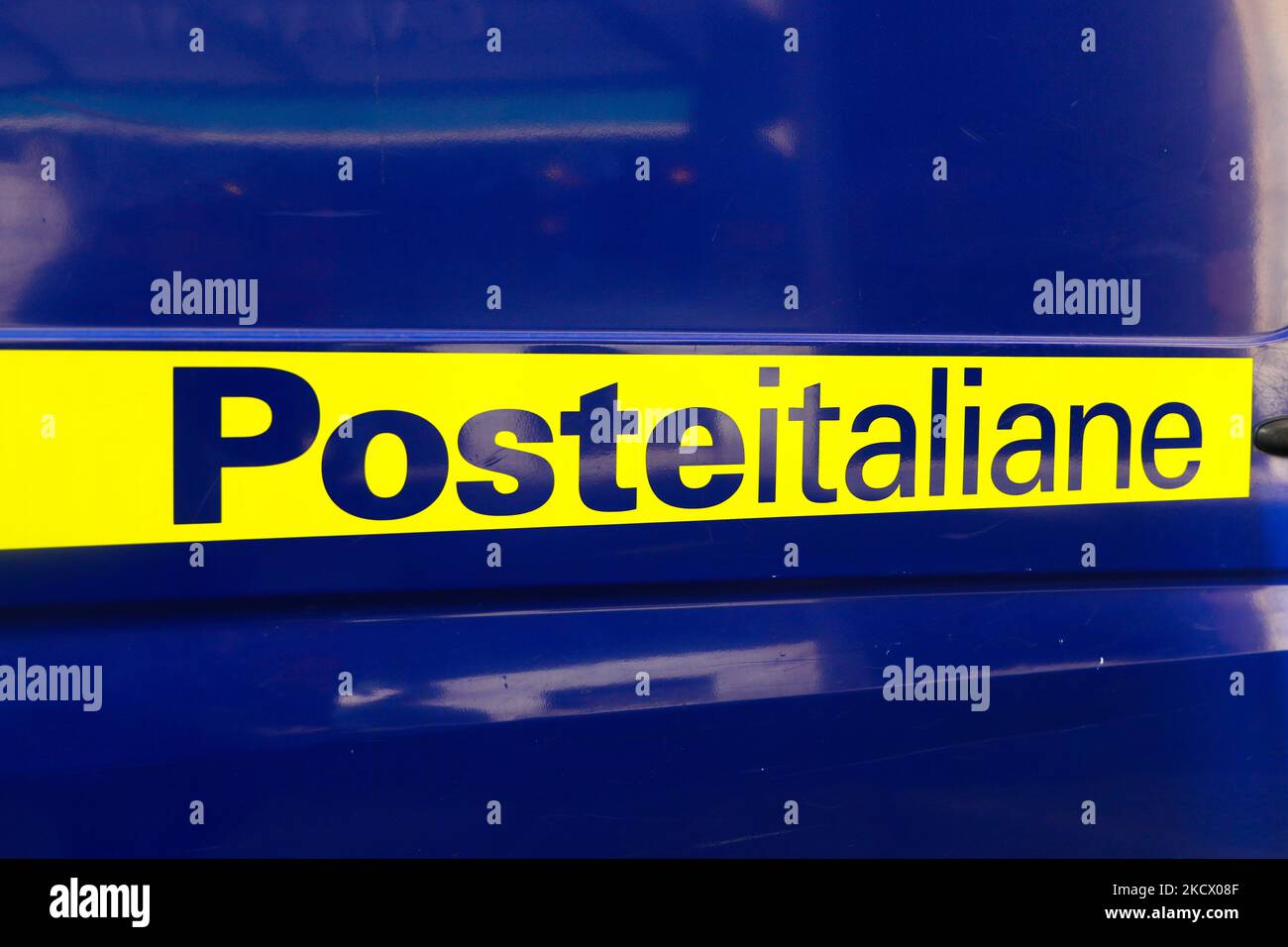 Logo poste italiane immagini e fotografie stock ad alta risoluzione - Alamy