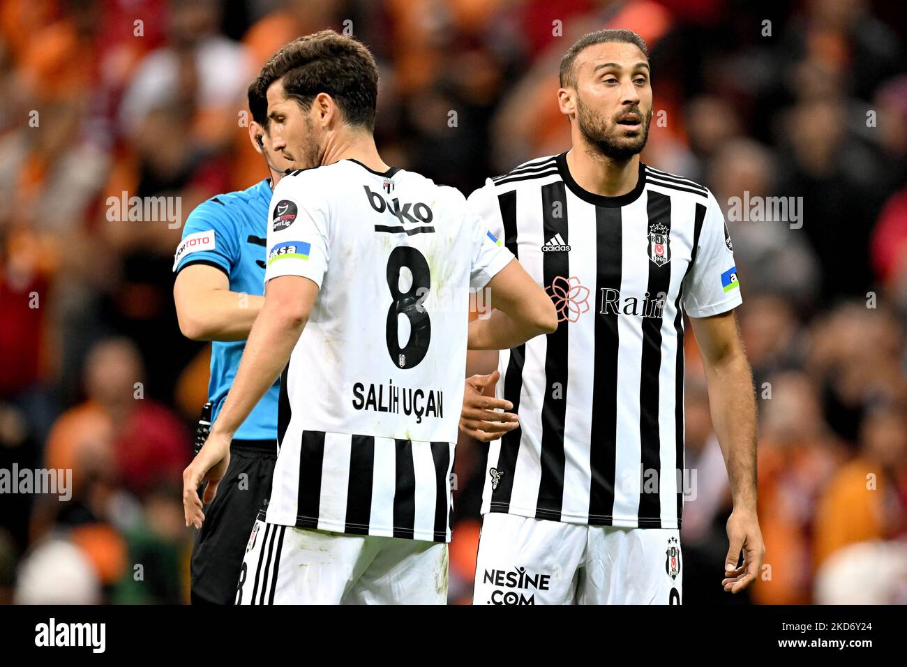 ISTANBUL - (lr) arbitro Halil Umut Meler, Salih Ucan di Besiktas JK ...