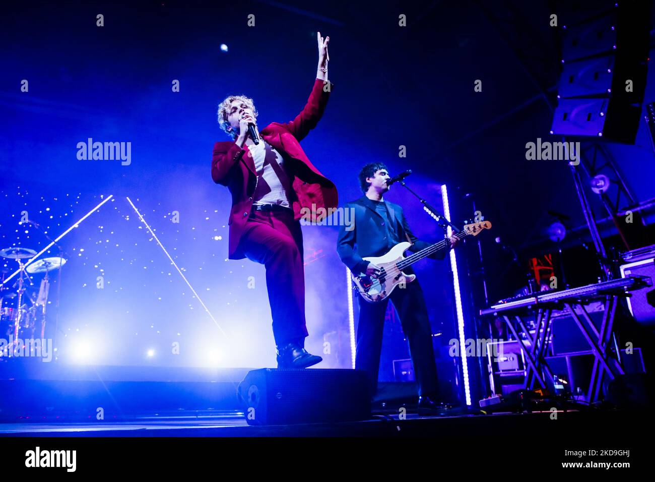 Luke hemmings bühne immagini e fotografie stock ad alta risoluzione - Alamy