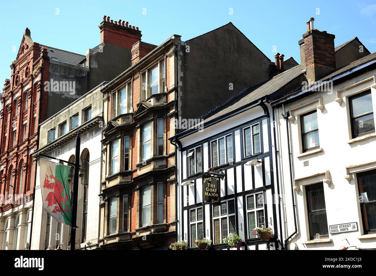 Cardiff high street immagini e fotografie stock ad alta risoluzione - Alamy