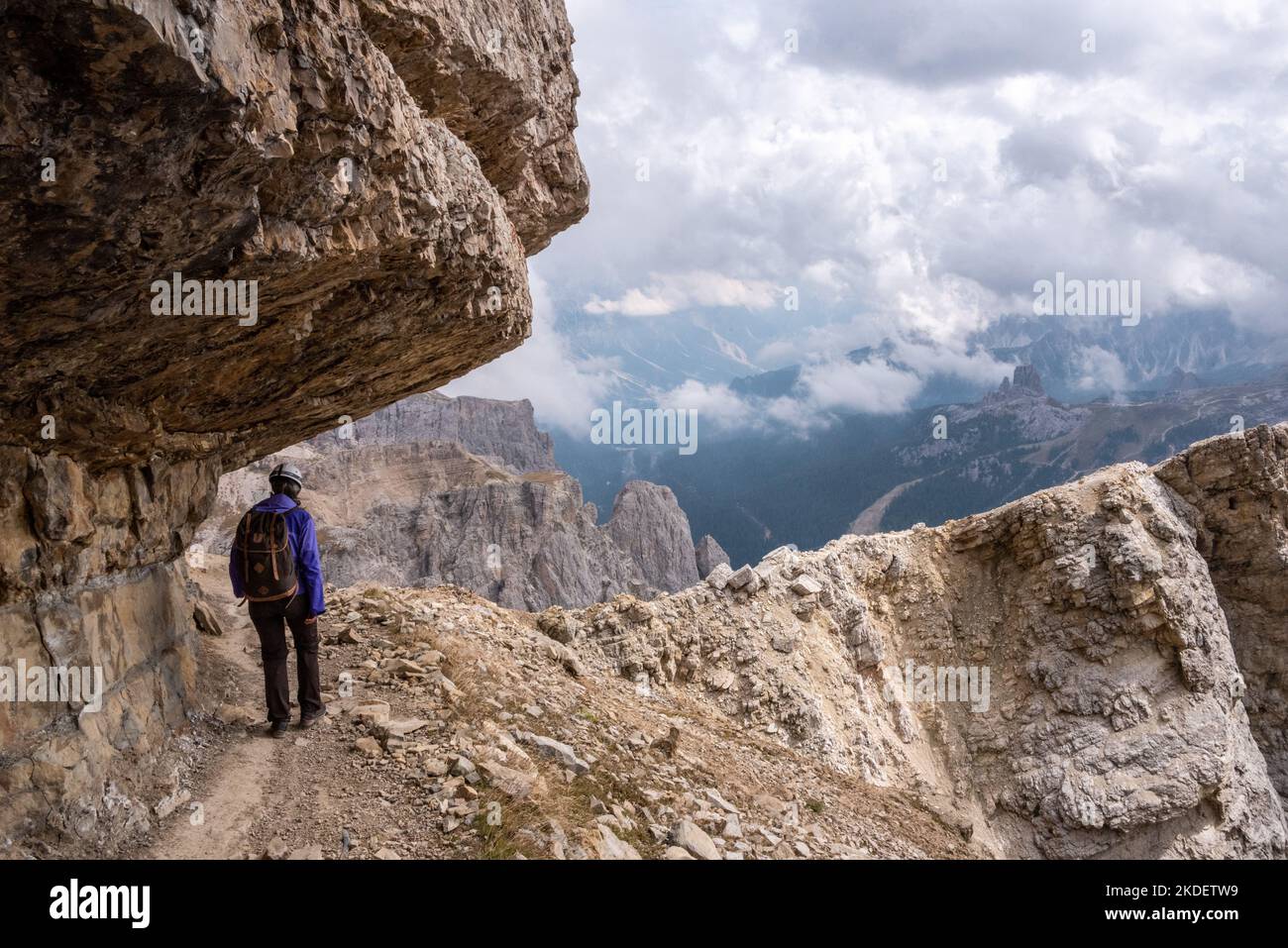 Escursione avventurosa fino al monte Lagazuoi nelle Alpi dolomitiche ...
