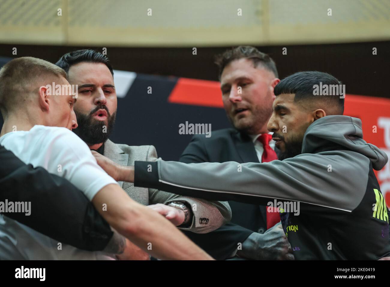 I tempri si fanno beffe mentre Jack Bateson e Shabaz Masoud si ...