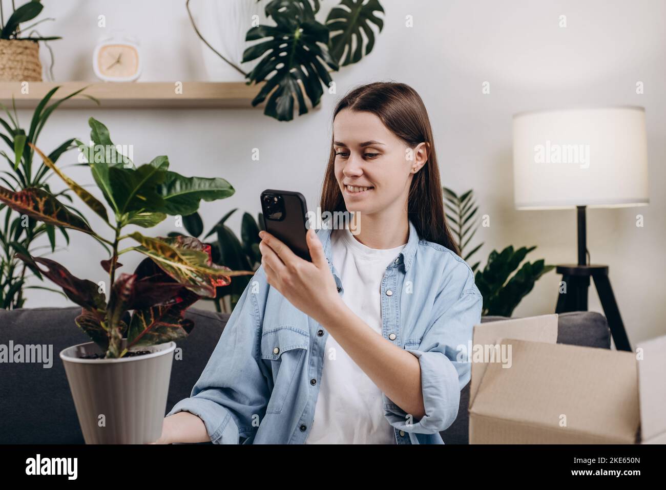 Vlog unbox immagini e fotografie stock ad alta risoluzione - Alamy