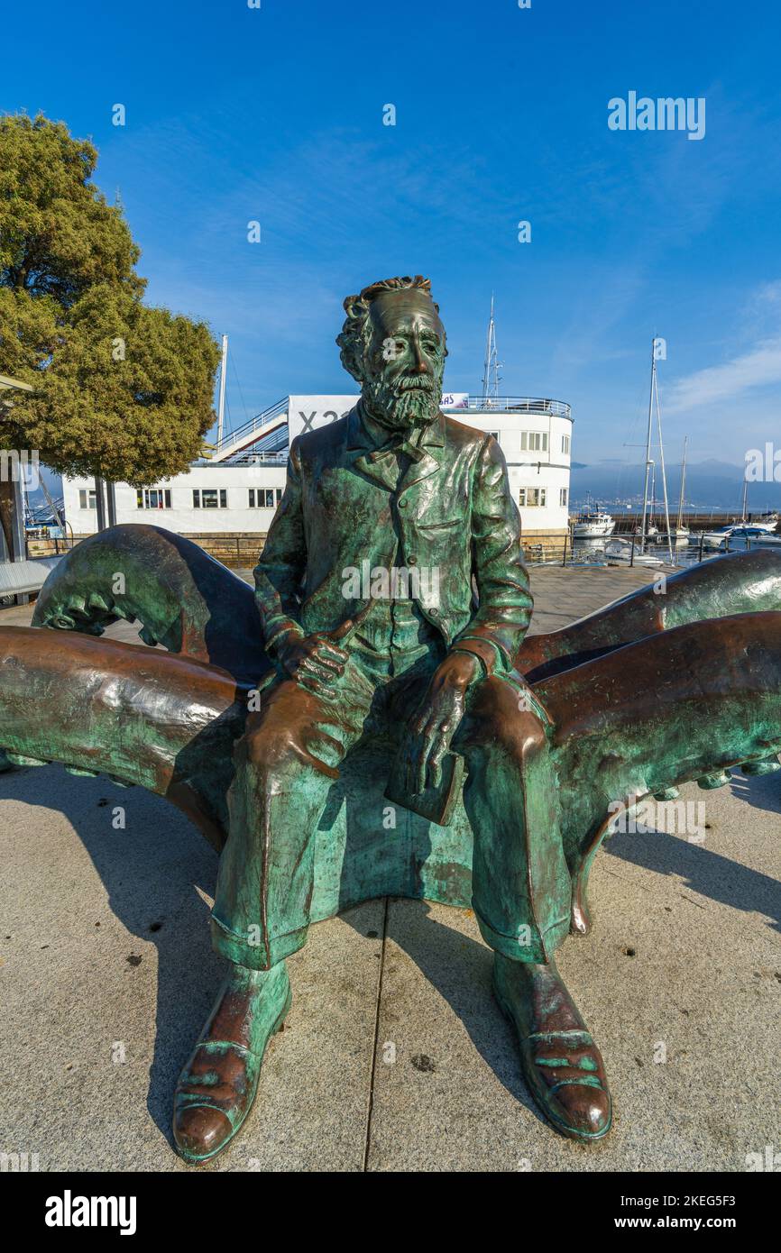 Statue jules verne vigo immagini e fotografie stock ad alta risoluzione ...