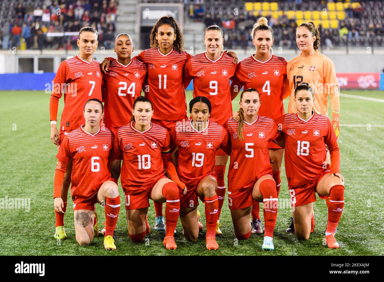 Schaffhausen, Svizzera - Novembre 11: (L-R) la squadra svizzera si pone ...