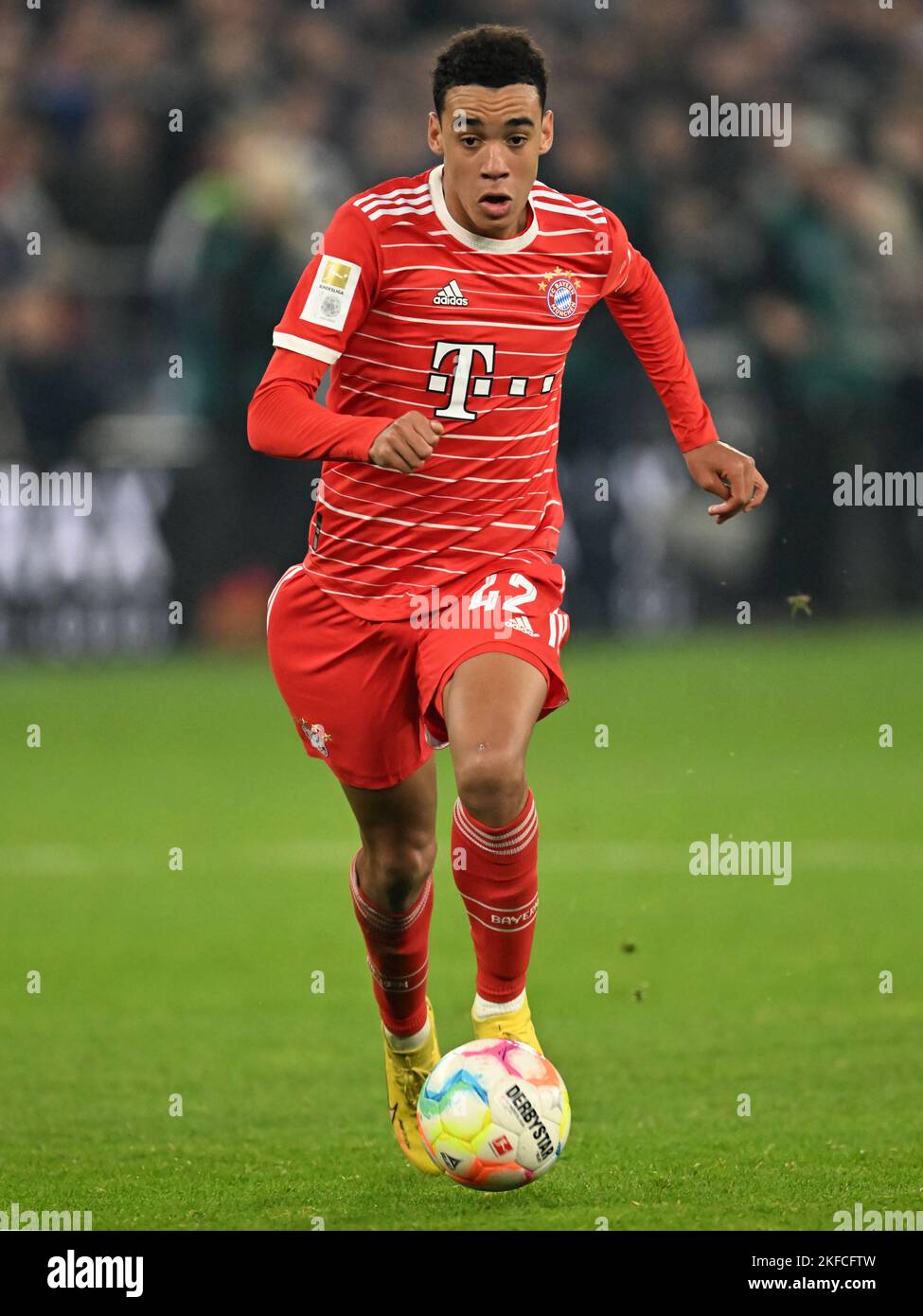 GELSENKIRCHEN - Jamal Musiala del FC Bayern Munchen durante la partita ...