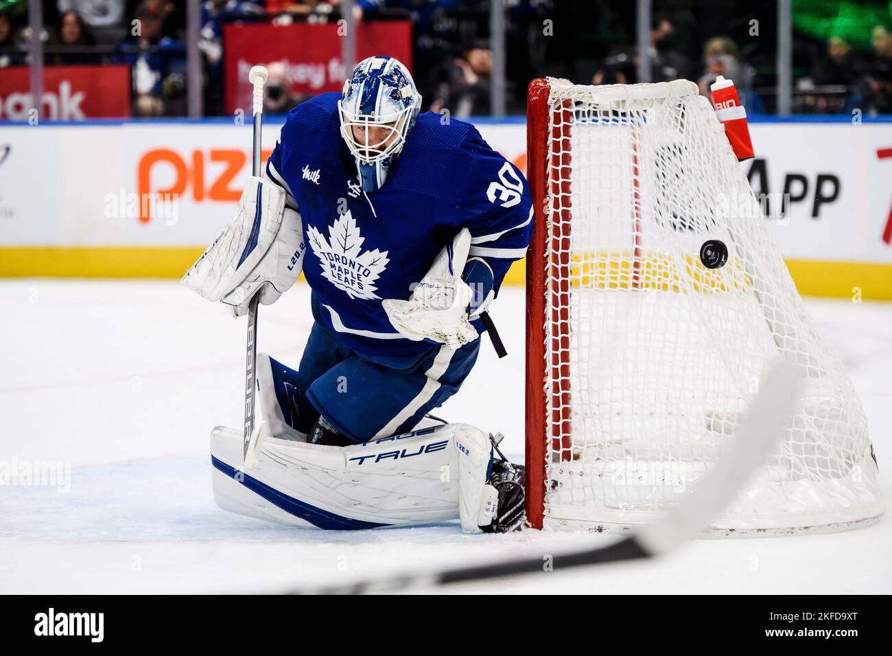 Toronto, Canada, 17 novembre 2022. Toronto Maple Leafs goaltender Matt ...