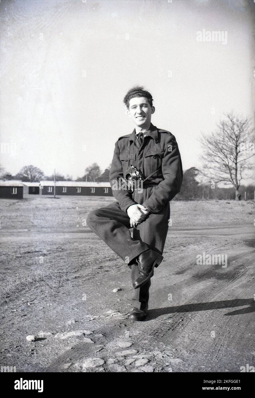 Man in raf uniform immagini e fotografie stock ad alta risoluzione - Alamy