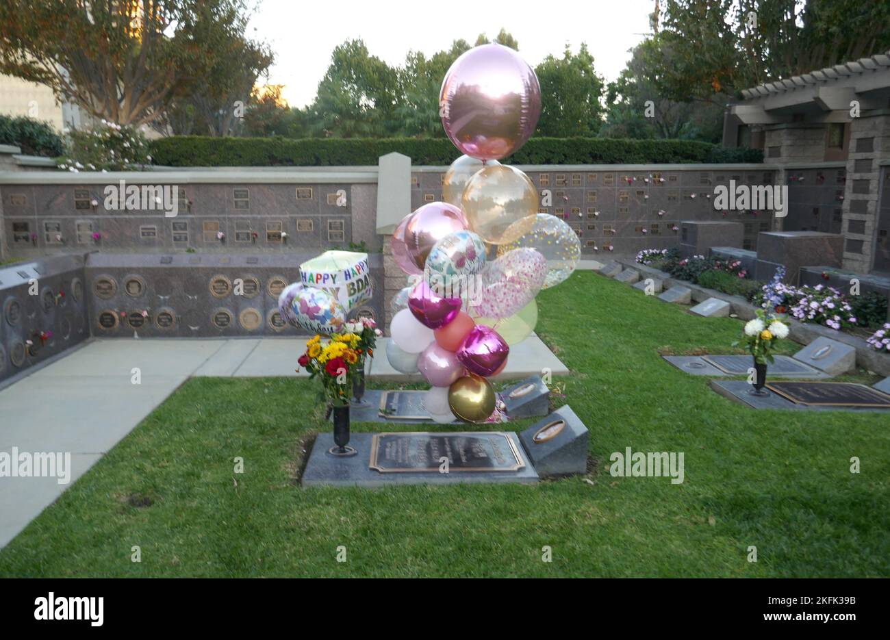 Pierce brothers westwood village memorial park e camera mortuaria immagini e fotografie stock ad ...