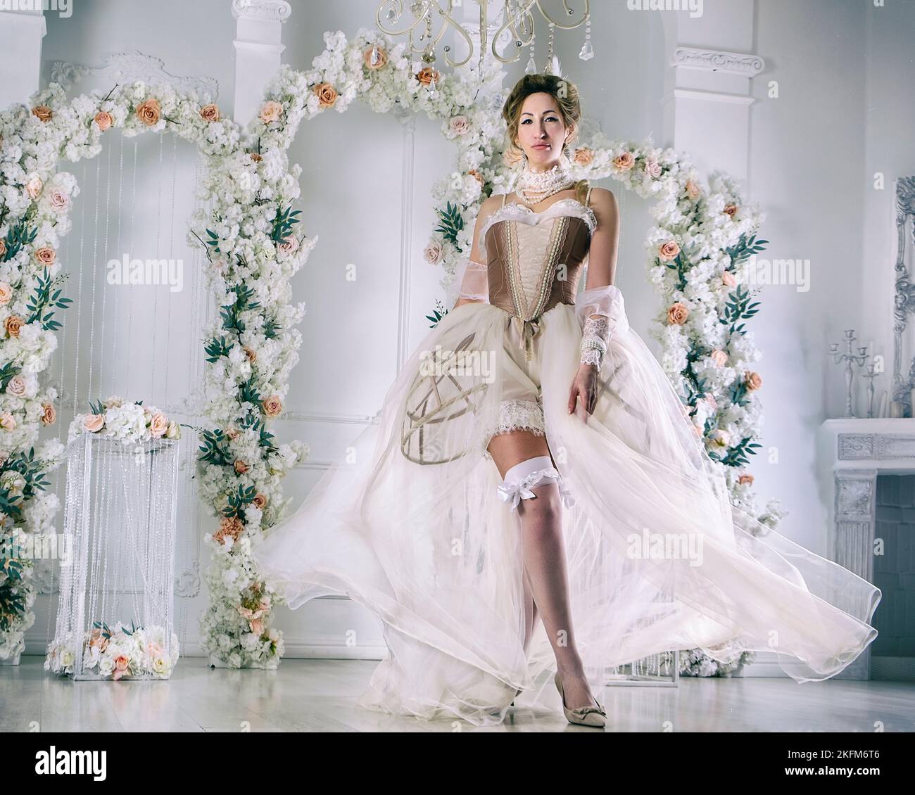 Principessa boudoir immagini e fotografie stock ad alta risoluzione - Alamy