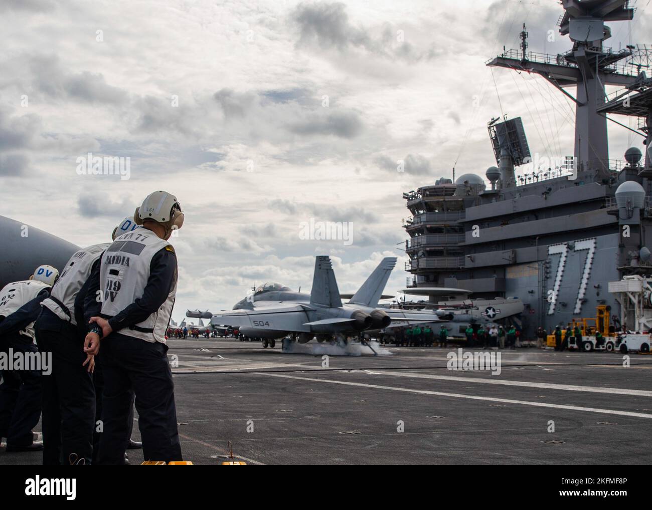 220926-N-ZG822-1278 IONIAN SEA (SETT. 26, 2022) ADM posteriore Navy ...