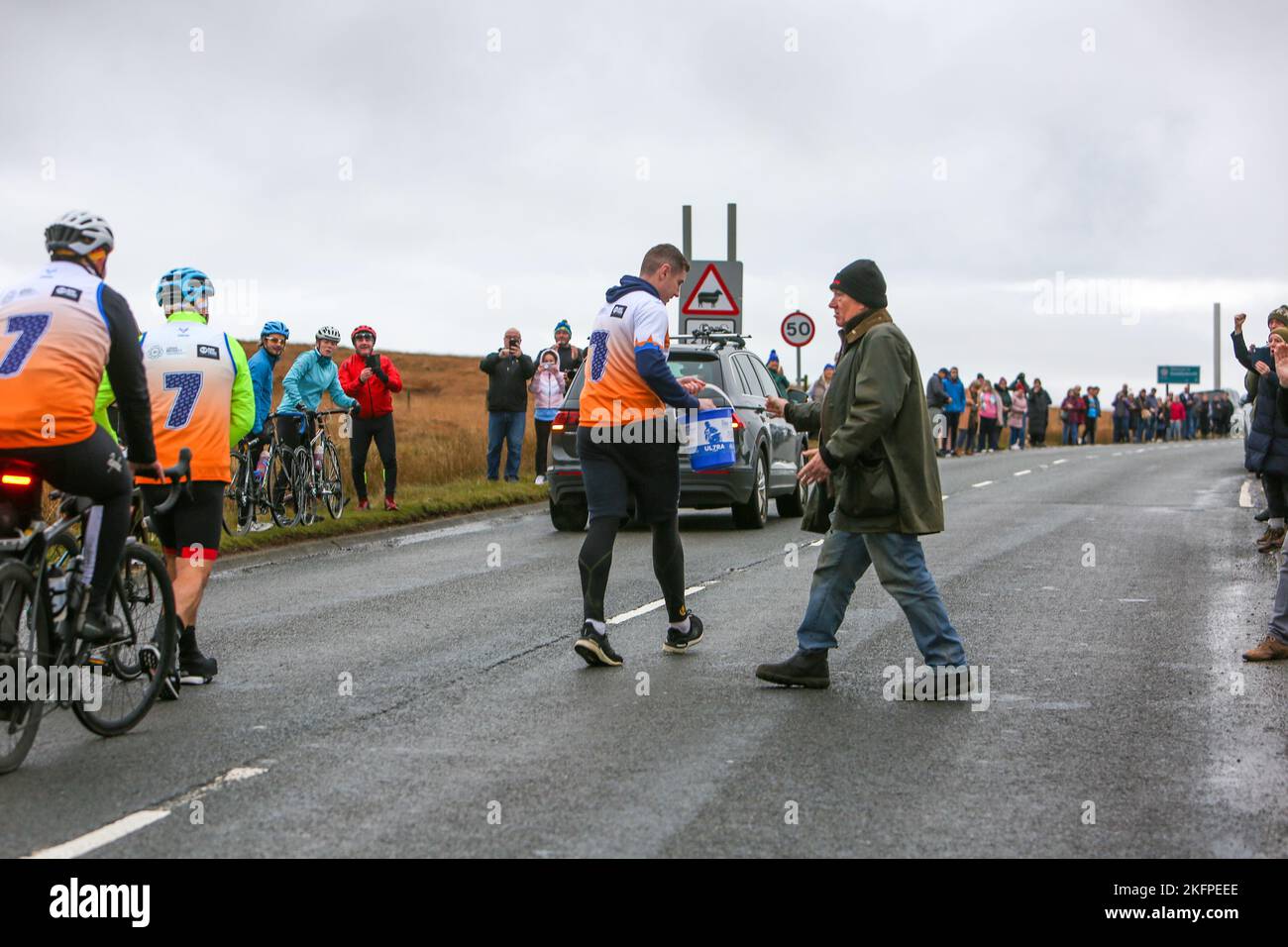 Kevin Sinfield e la sua squadra nel giorno 7 della sua sfida Ultra7 in ...