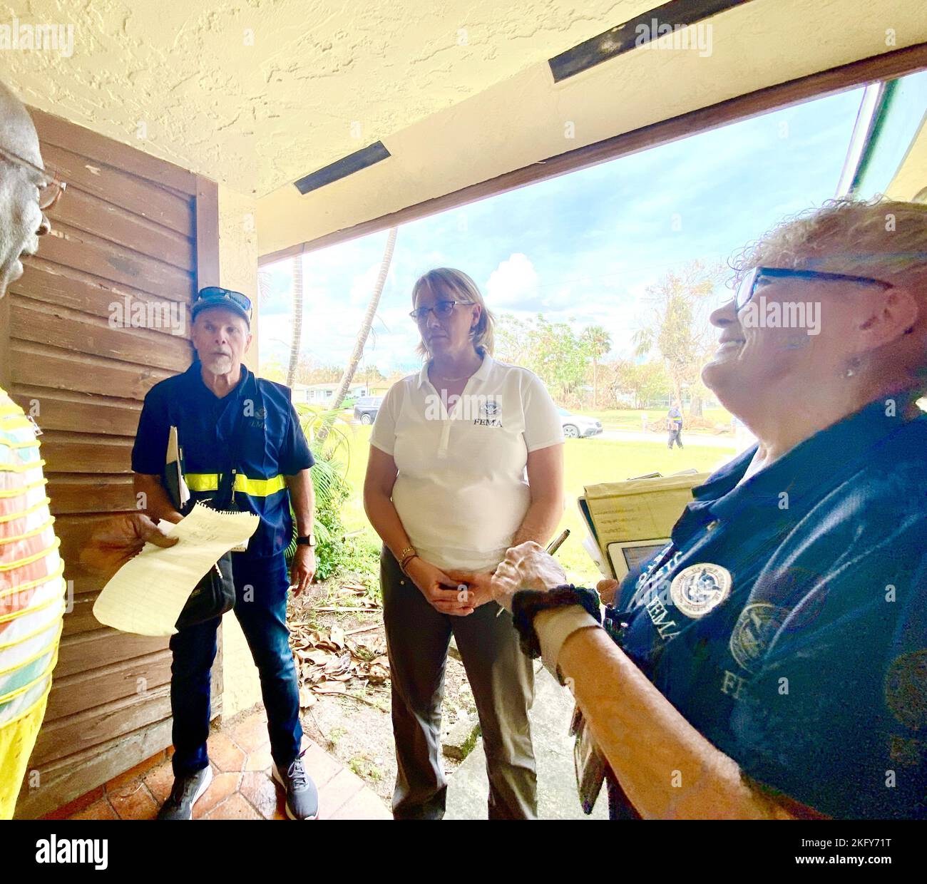 Fort Myers, FL, USA--10/15/2022--l'amministratore della FEMA Deanne ...