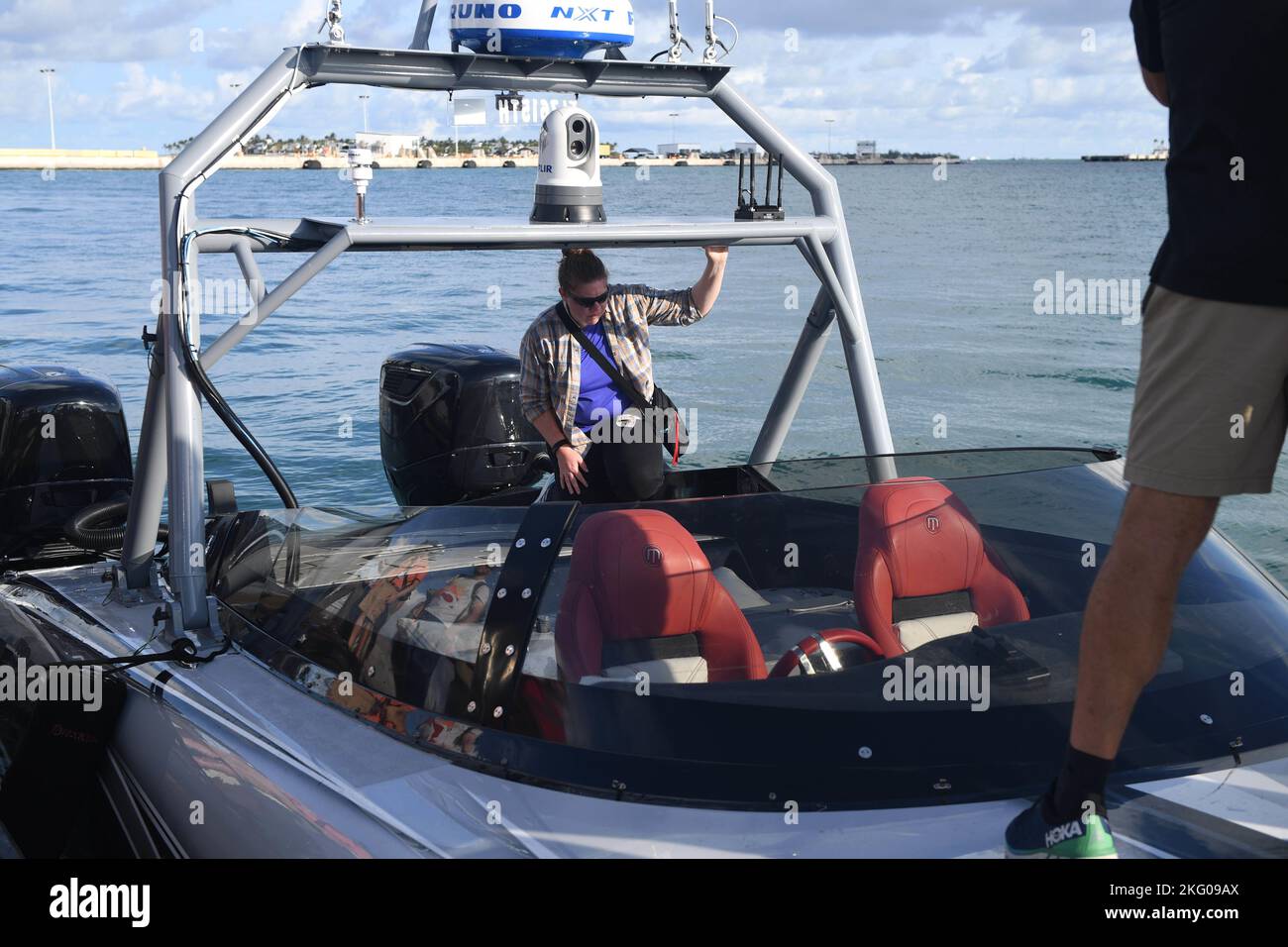 221018-N-DB801-0051 KEY WEST, Fla. – (Ott 18, 2022) – il Dr. Jamie Lyle ...