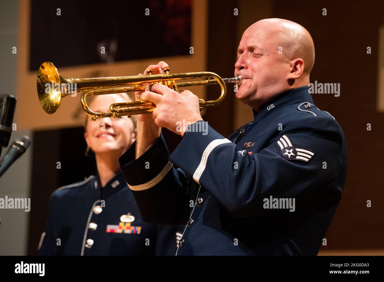 La U.S. Air Forces in Europe Ambassadors Rock Band si esibisce presso ...
