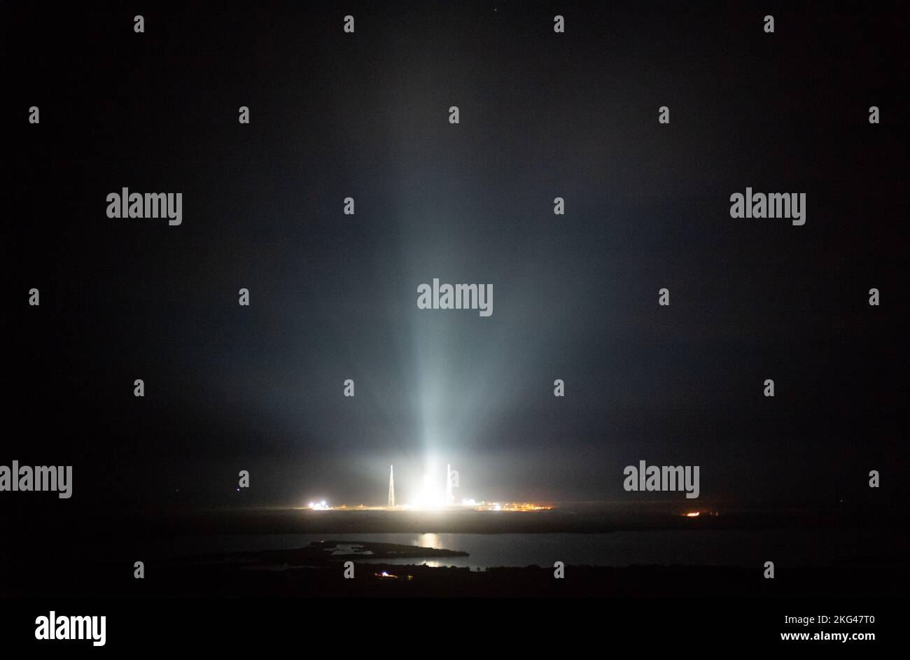 Prefettura di Artemis I. Il razzo Space Launch System (SLS) della NASA ...