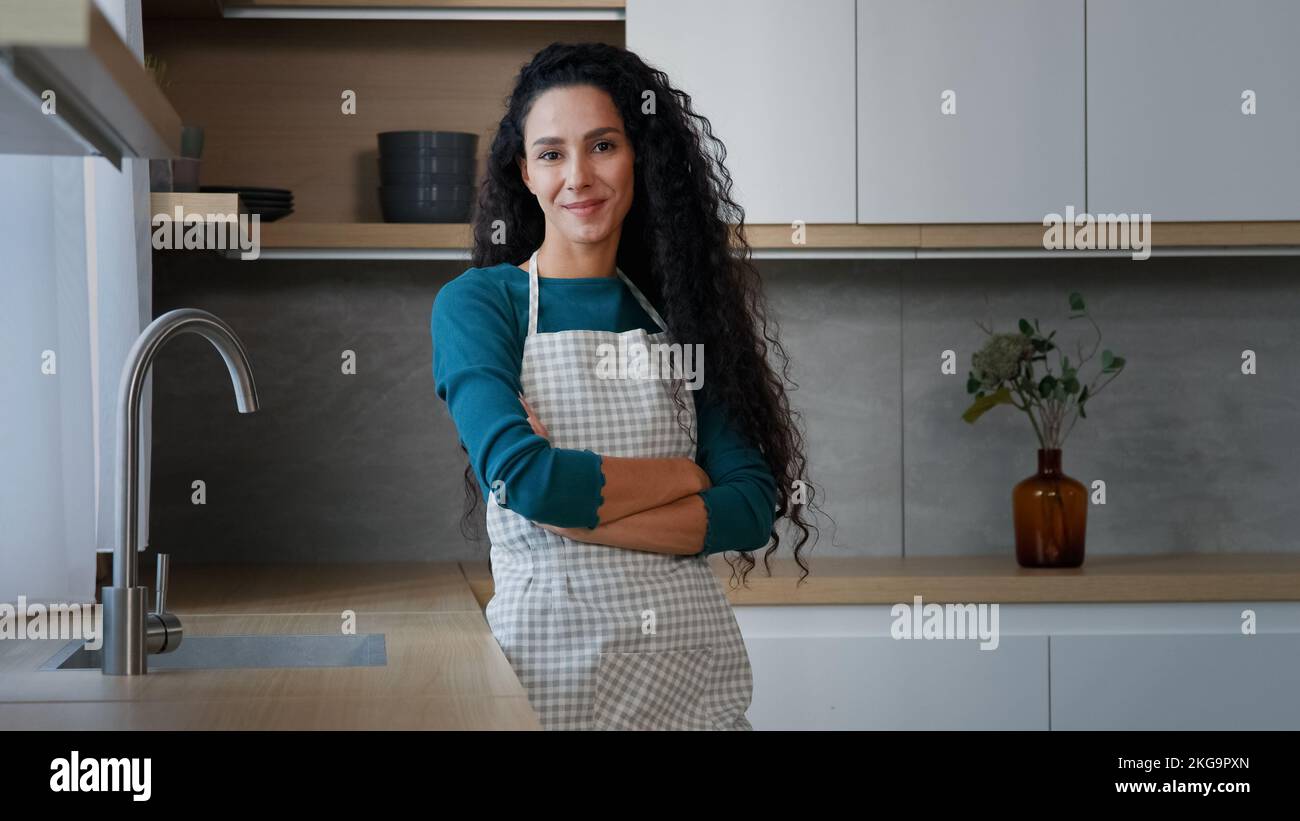 Padrona e la sua cameriera immagini e fotografie stock ad alta ...