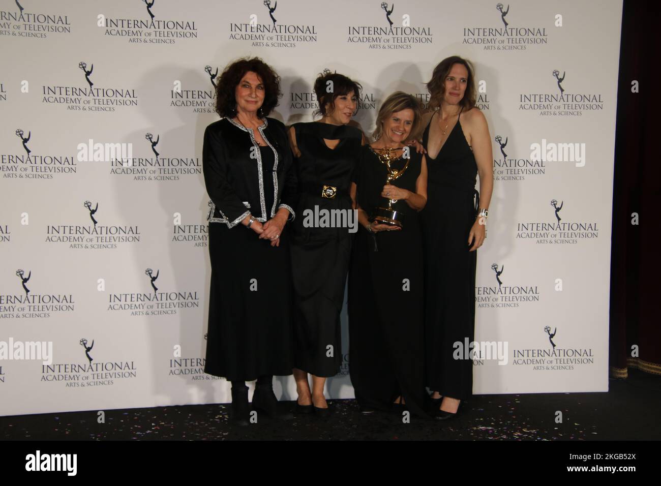 Enfants de daech les damnes de la guerre immagini e fotografie stock ad ...