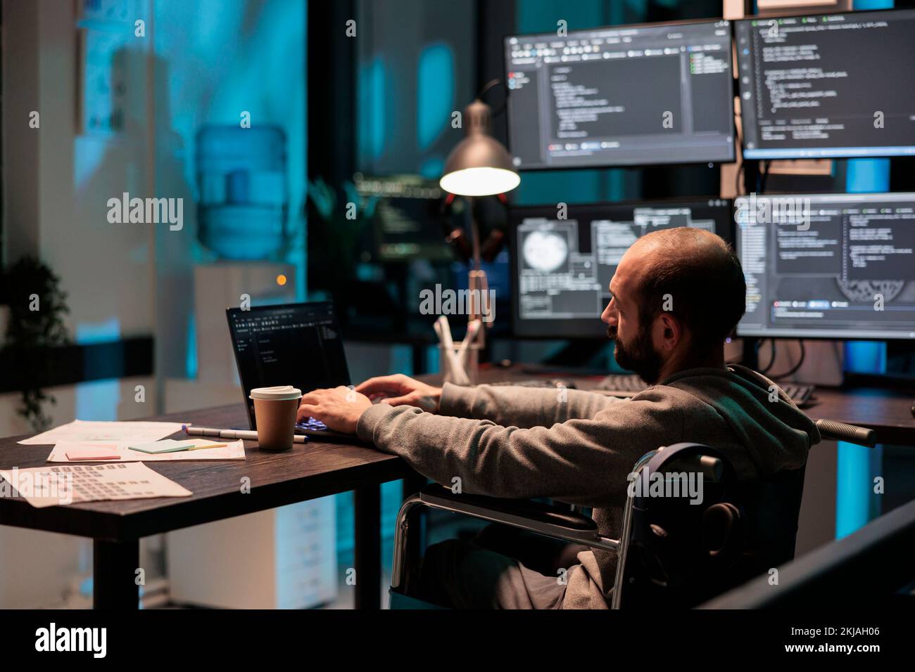 Software per la compilazione dei dati immagini e fotografie stock ad ...