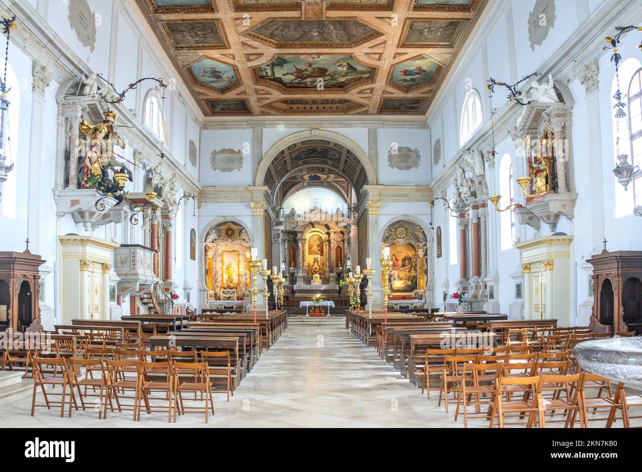 Soffitti affrescati chiesa parrocchiale di san giorgio interno navata ...