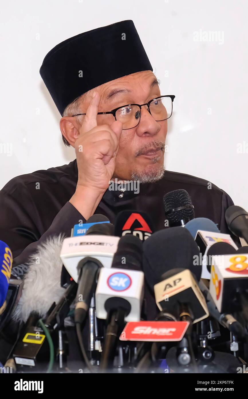 Yang di pertuan agong al sultan abdullah riayatuddin al mustafa billah ...