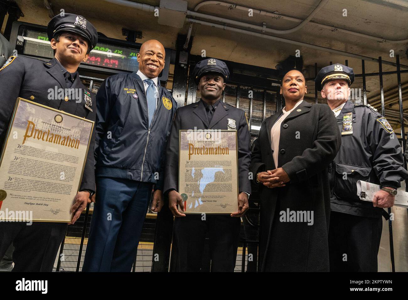 PO Taufique Bokth, il sindaco Eric Adams, PO Brunel Victor, il ...