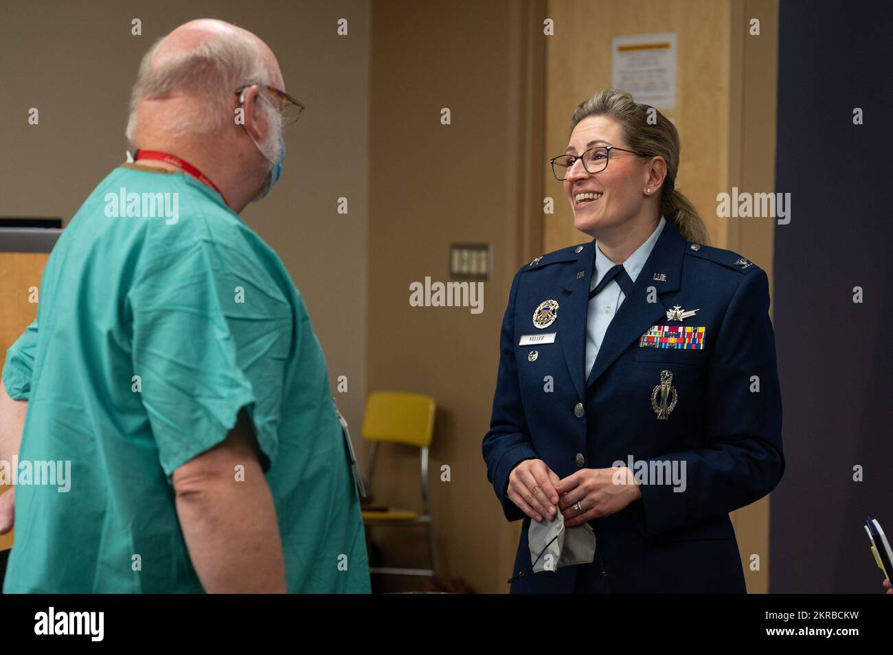 Il col. Elizabeth Keller, vice comandante della 377th Air base Wing ...