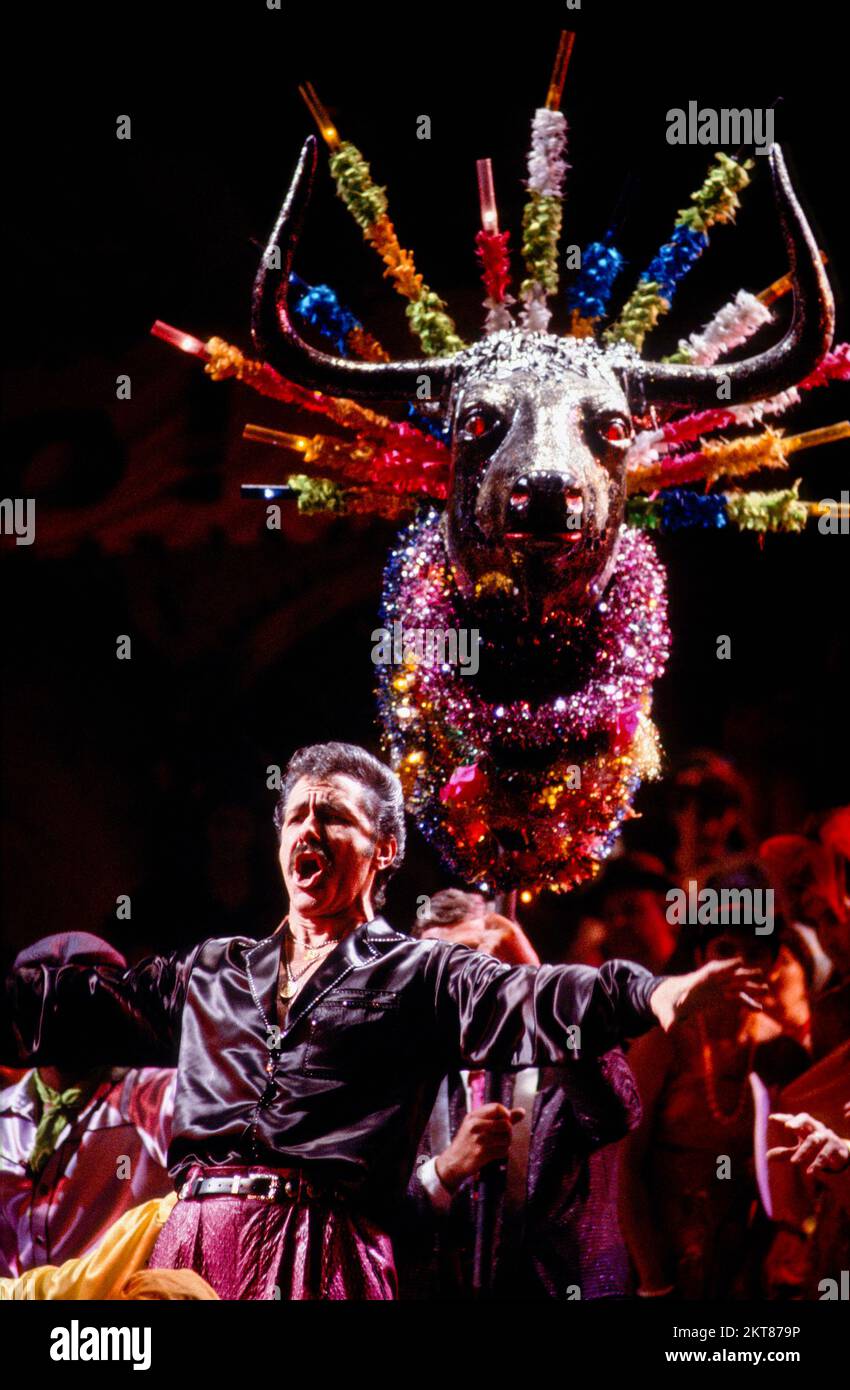 Rodney Macann (Escamillo) in CARMEN all'Opera Nazionale Inglese (ENO ...