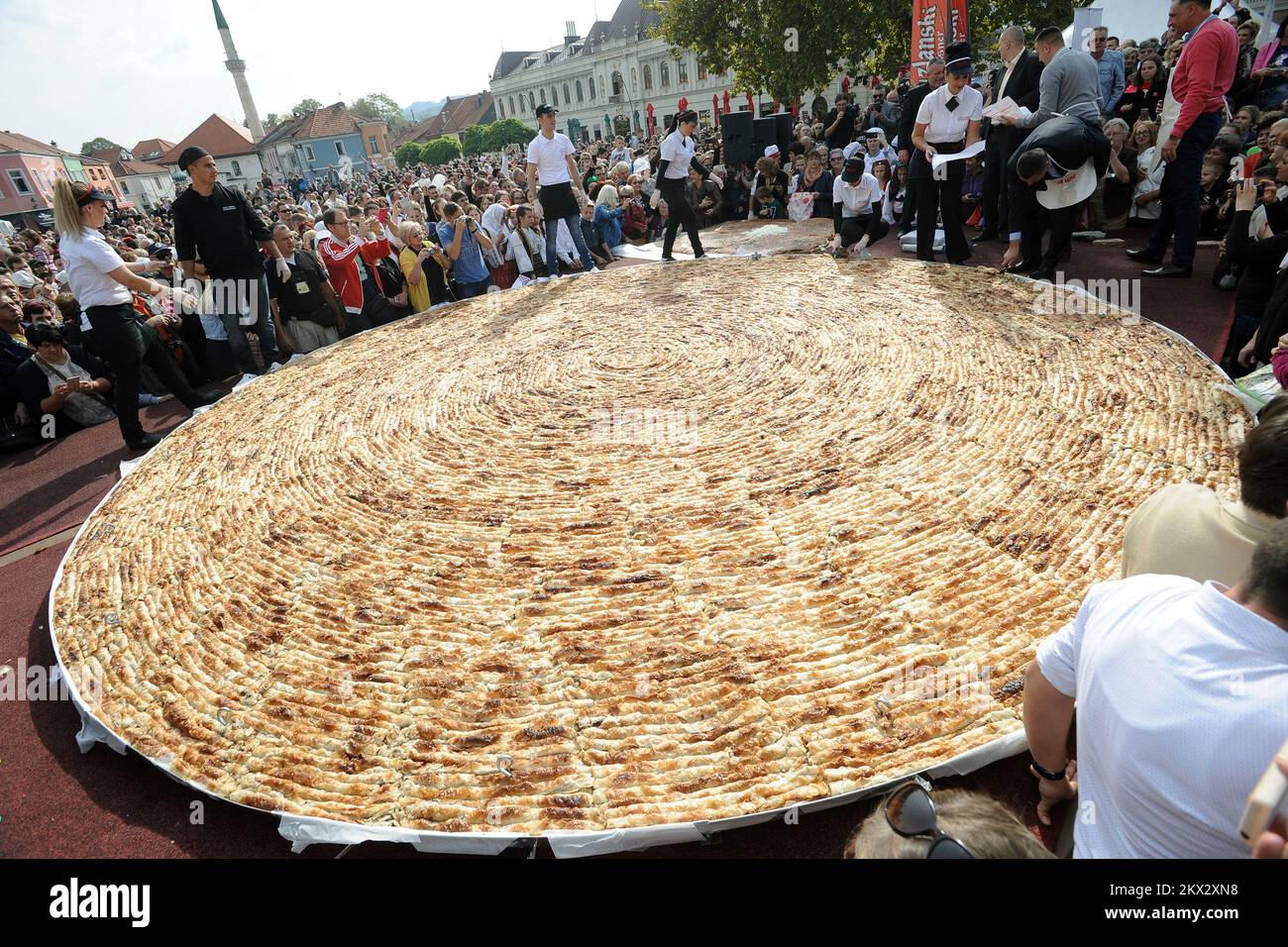 14.10.2017., Tuzla, BiH - migliaia di persone si sono riunite nella ...