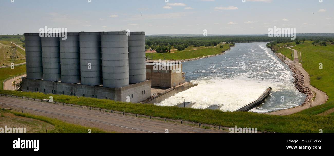 Alluvione - Lago Sakakawea, N. D., 12 luglio 2011 Garrison Dam sul Lago ...