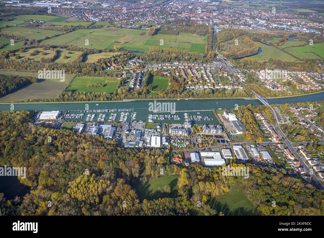 Marina runthe porto turistico di bergkamen immagini e fotografie stock ...