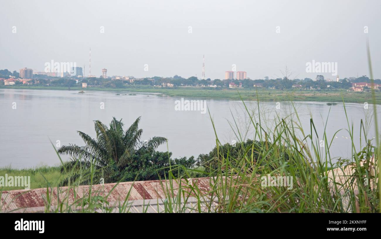 Kinshasa congo river democratic republic immagini e fotografie stock ad ...