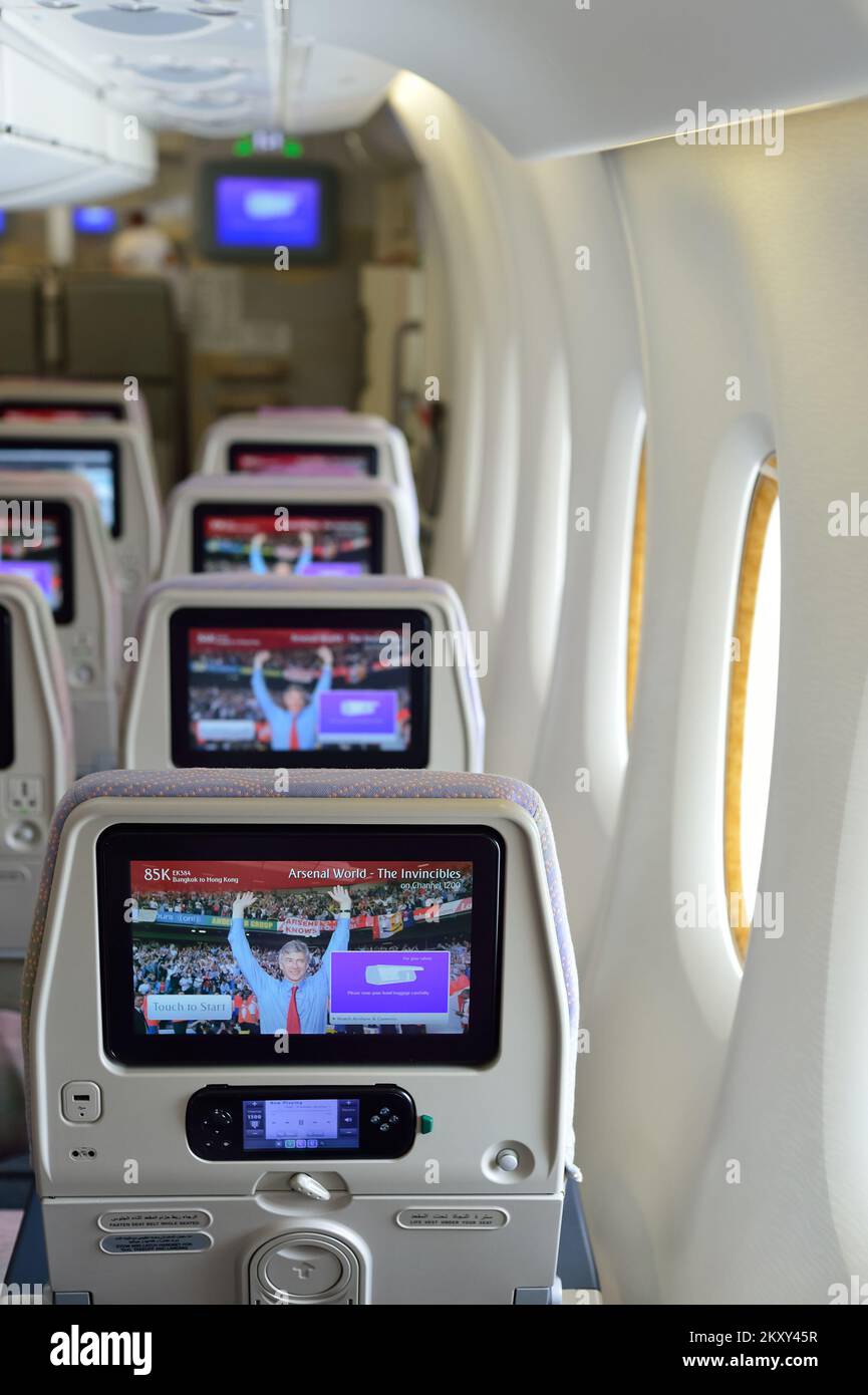 Airbus a380 800 cabin emirate immagini e fotografie stock ad alta ...