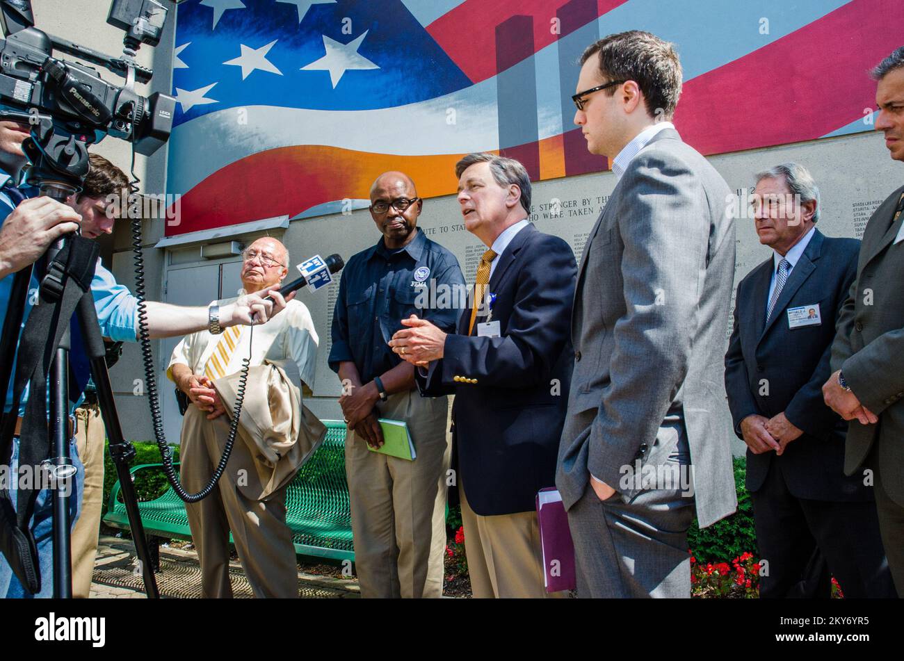 Staten Island, N.Y., 21 giugno 2013 Staten Island Borough President ...